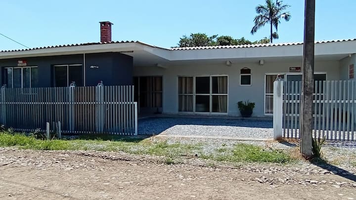 Casa Completa Em Matinhos-pr, Com 3 Suítes. - Matinhos