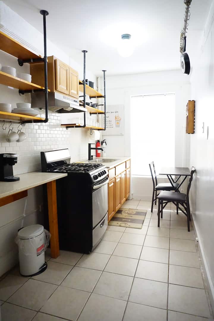 Charming 3-bedroom Brownstone Unit In Brooklyn - Brooklyn, NY