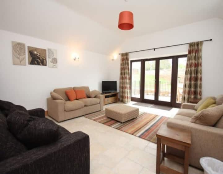 Courtyard - Luxury 2 Bed Barn Conversion - St Audrie's Bay