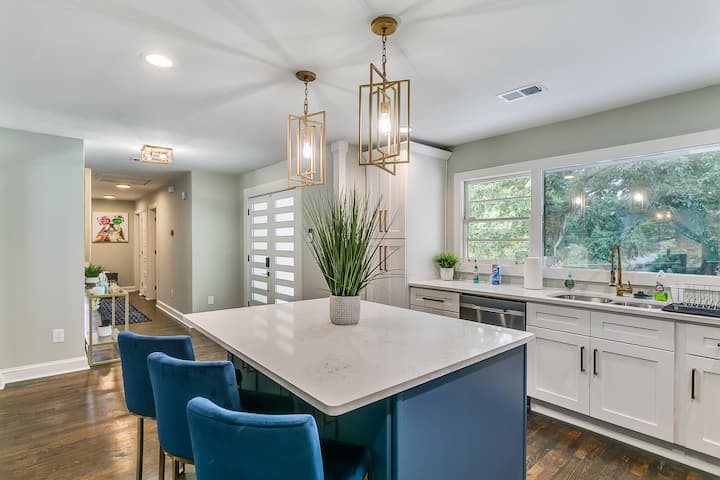 Designer 5 Bedroom With Backyard Downtown Atl - South Fulton, GA