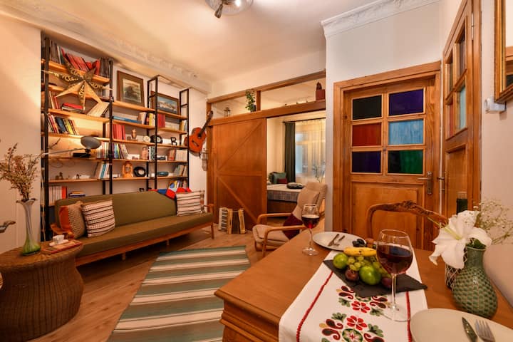 2 Br & A.c & Charming Flat  @Taksim Square - İstanbul