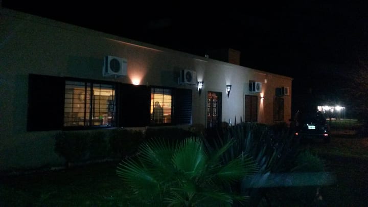 Quinta En Chascomus, 8 Personas, Aire Ac, Piscina. - Chascomús