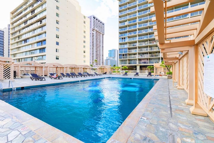Beautiful Condo At Island Colony In Waikiki - Kailua, HI
