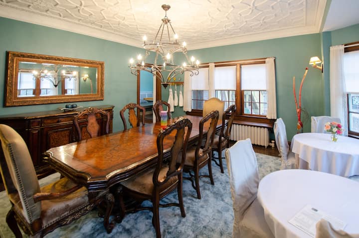 The Butler House On Grand Neo-b&b: Greenwood Suite - Des Moines