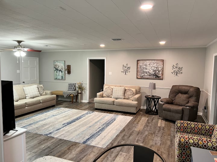 Cajun Properties- 3 Bedroom 2.5 Bath, Bonus Room - Lafayette, LA