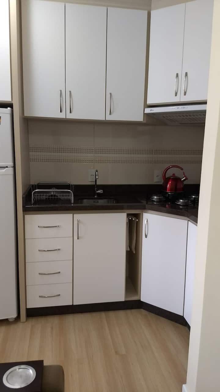 Pequeno Apto No Centro De Balneário Camboriú - Balneário Camboriú