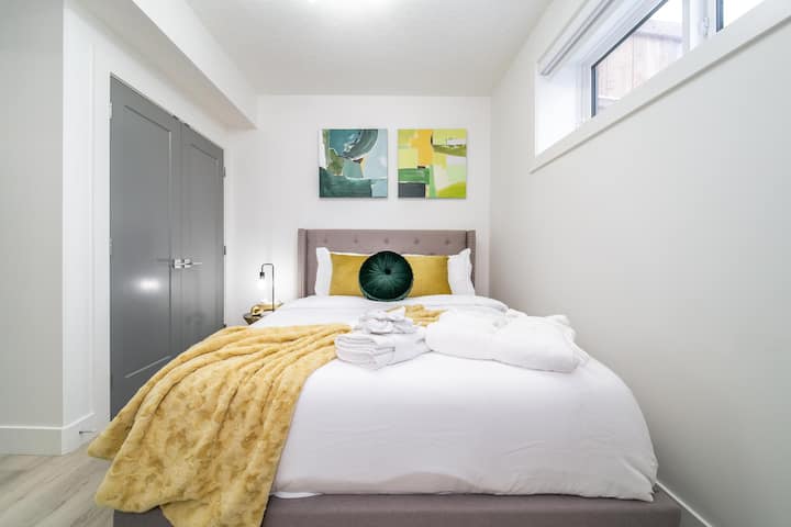☆New☆chic Modern 3bdrm☆central⚡wifi☆netflix✔clean! - Edmonton