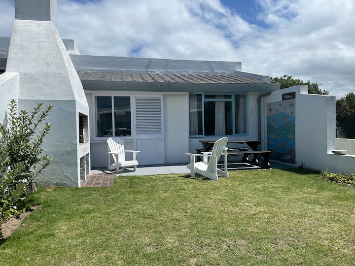 Valknes For Six. Beach Cottage In Arniston. - Arniston