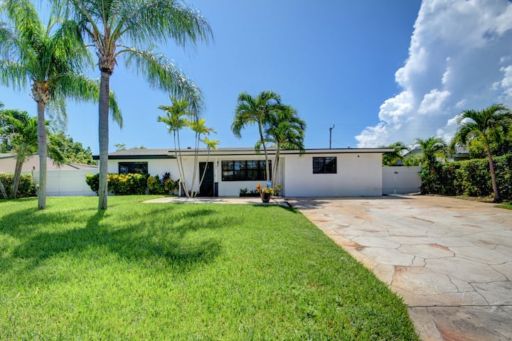 Retro Retreat - Delray Beach, FL