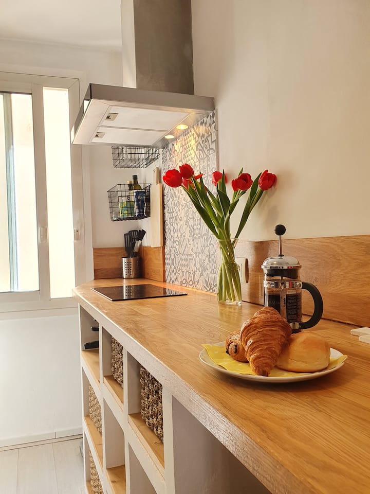 Charming One Bedroom Apartment In Antibes Old Town - Antibes