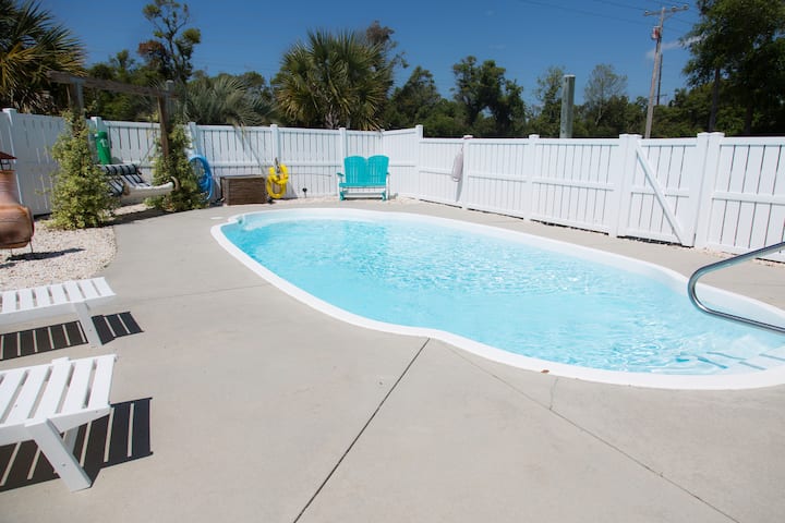 Oceanside 4-bedroom Home With Pool - Emerald Isle, NC