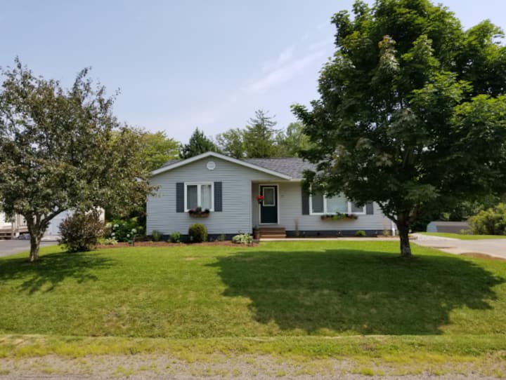Basement With Private Entrance - New Brunswick