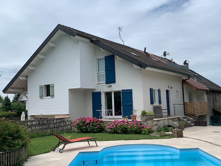 Maison Chaleureuse Avec Terrasse Et Piscine. - Annecy