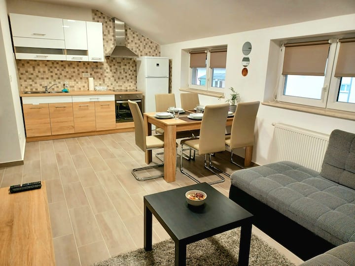 Apartment For 3-5 Persons, Quiet Location, Parking - Zagreb