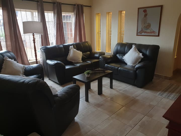 Welcome To The Juniper Berry Airbnb - Alberton