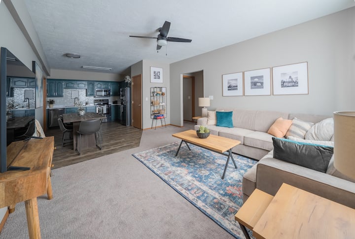 Pioneer Escape: Spacious, Updated, W/garage! - Sioux Falls, SD