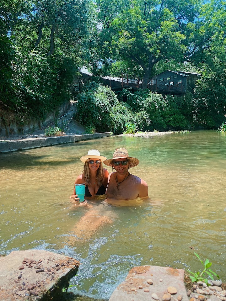 Son’s Rio Cibolo Deluxe Safari Cabin#8 - Northern Lights, Seguin