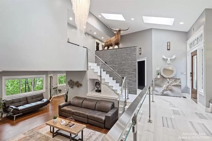 Secluded Destination With Modern Amenities! - Chelsea, MI