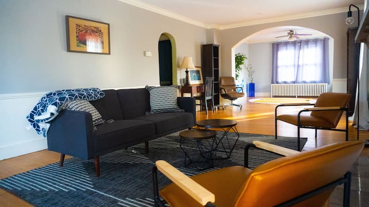 Spacious Suite With Private Bath In West Hartford - Isola