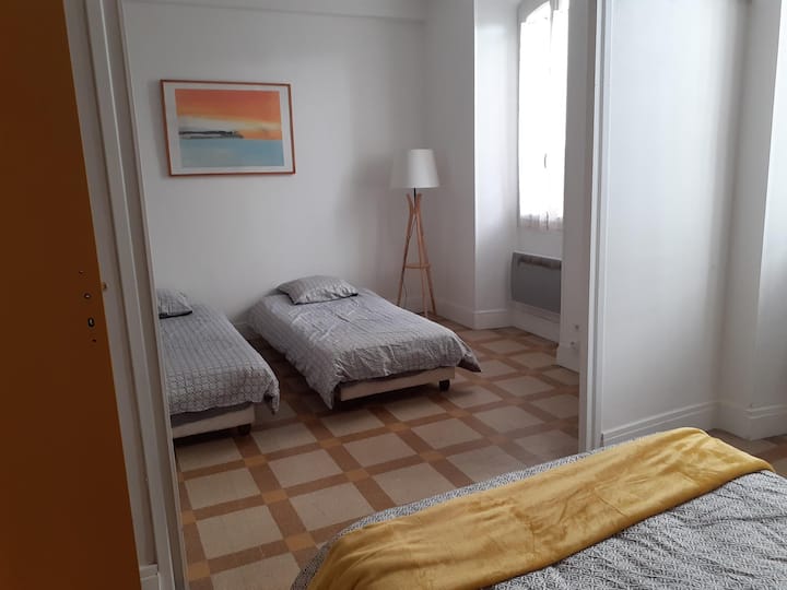 Chambre Double Dans Charmante Maison De Ville - Pierrelatte