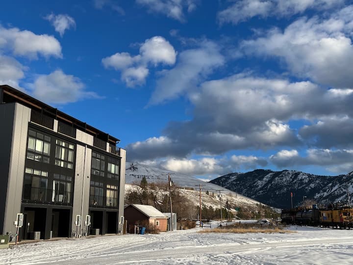 Bel Vista Missoula. Spacious, Modern Stunner. - Missoula, MT
