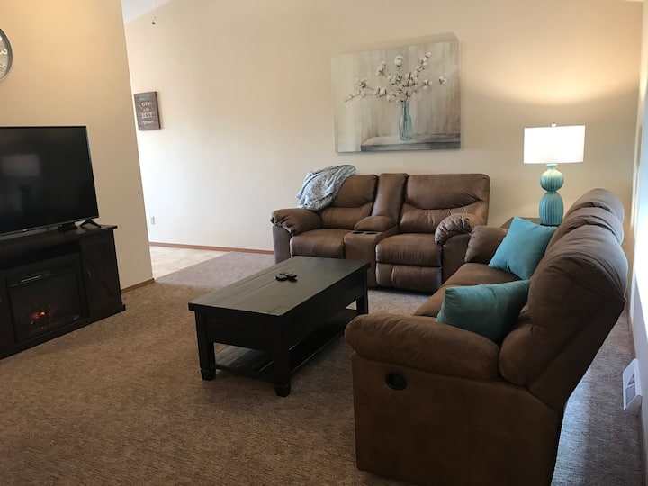 Park Inside! Large Attached Garage! - Appleton, WI