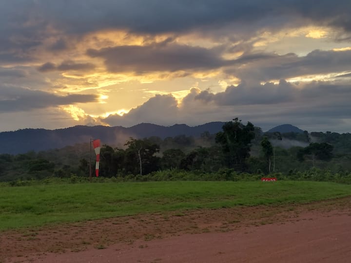 Saül: Petit Coin De Paradis Au Coeur De La Guyane - Guyane française
