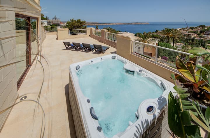 Luxury, Sea View 2 Bedroomed, Serviced Apartment. - Malta