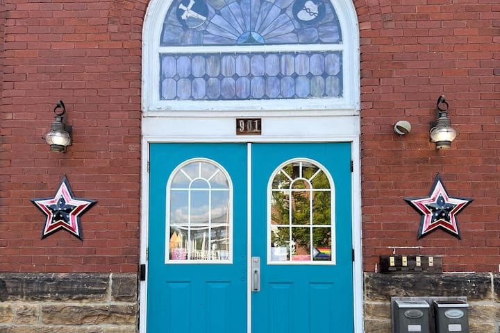 Schoolhouse Inn Suite 200 - Glendale Lake, PA