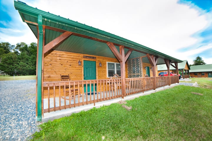 7 C's Glamping - Luxury Mountain View Cabin #12 - Lake Habeeb, MD