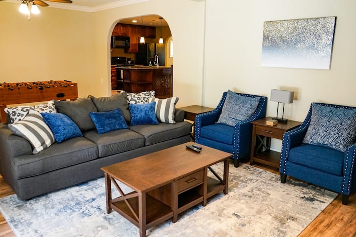 Modern Comfort Home 5 Min To Airport Thegoodplace - San Antonio, TX