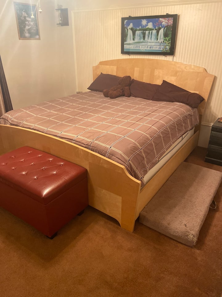 Welcoming 1 Bedroom Private Bathroom - Waukegan, IL