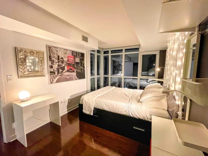 Toronto Waterfront - Entire Condo + Free Parking - Toronto