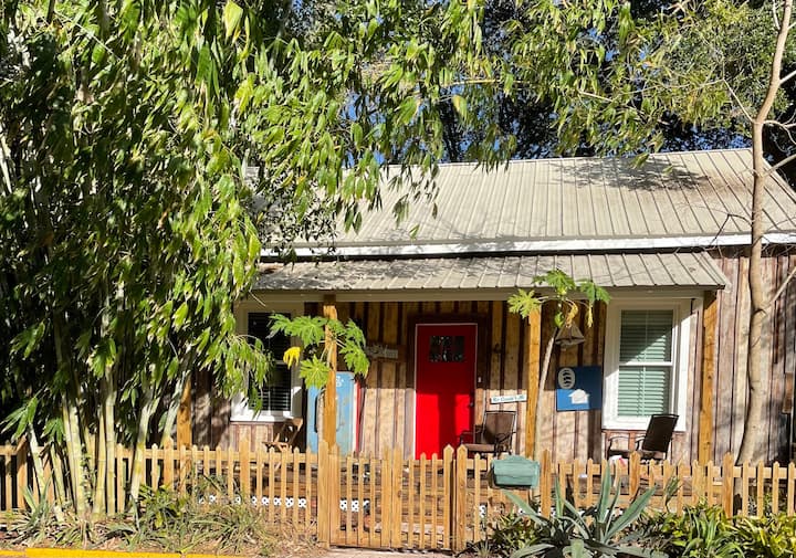 150 Year Old Antique Cottage. - St. Augustine, FL
