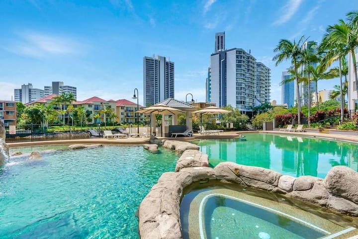 Beach Pad On Paradise Island  Surfers Paradise - Gold Coast Convention and Exhibition Centre