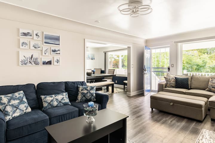 3-bed, 5bath, W/ Private Sm Event Space & Deck - Detroit, MI