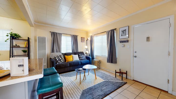 Long Beach Cozy Luxury Style 2 Bedroom Apartment - Long Beach, CA