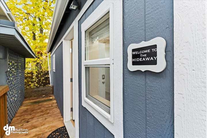 The Hideaway At 11th Avenue - Anchorage, AK