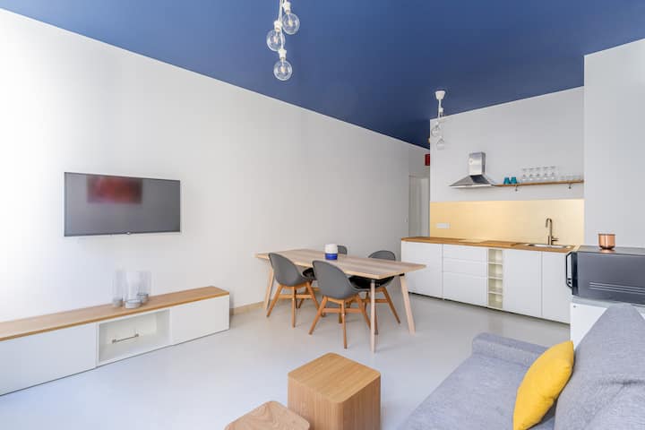 Bel Appartement Entièrement Refait En Centre-ville - Marsiglia