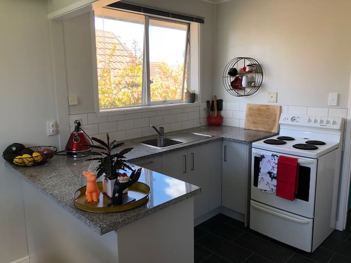 Comfortable Room In Quiet Neighbourhood - Waiheke Island