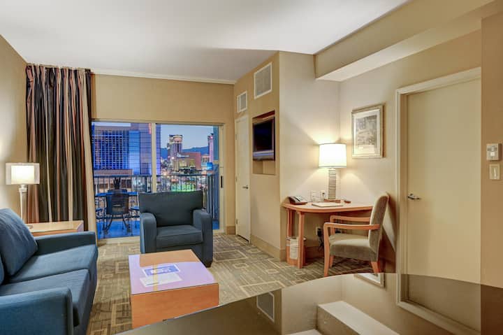 1br + Balcony, Pool, Kitchen, Gym, Free Parking-p7 - Paradise, NV