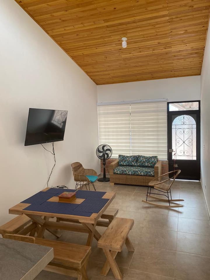 Casa Familiar Y Acogedora - Tocaima