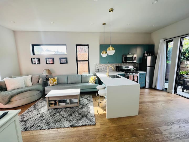 Cozy And Private One Bedroom Cottage In Oakland! - Oakland, CA