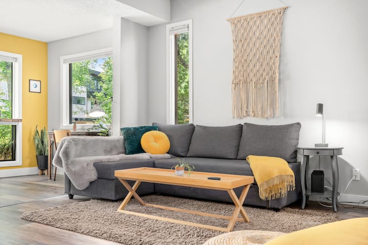 Funky 1 Br Century Home-near Dt, C-train - Wilder Institute/Calgary Zoo