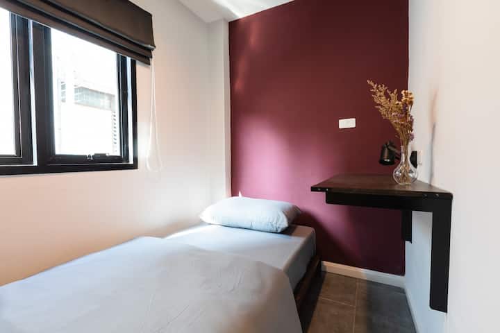 5mbts In Sukhumvit Nicesingleroom3&coffeecafe Fl.1 - Bangkok