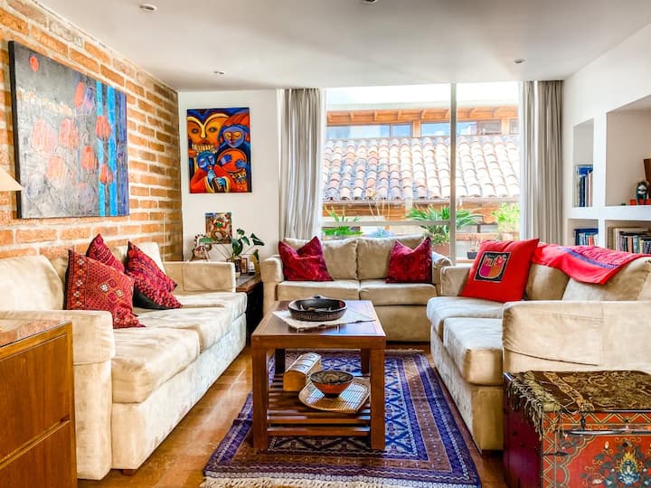 Hermoso Y Céntrico Apartamento Con Terraza - Cuenca