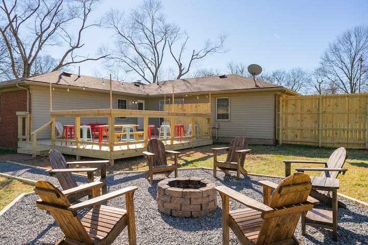 The Shire! 4br/2.5ba Fenced 1+acre & Game Garage! - Old Hickory Lake, TN