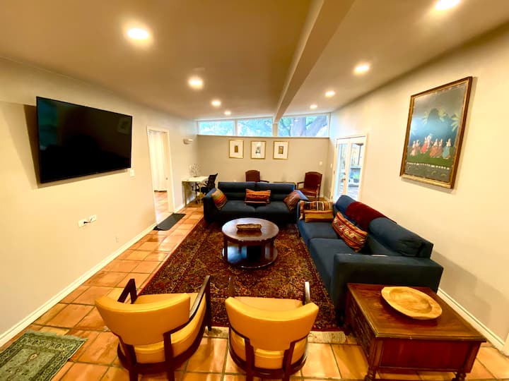 Cozy Southwest Hacienda With Modern Amenities. - San Antonio