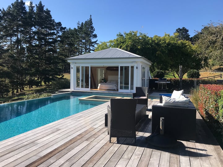 Poolhouse In The Country - Riverhead