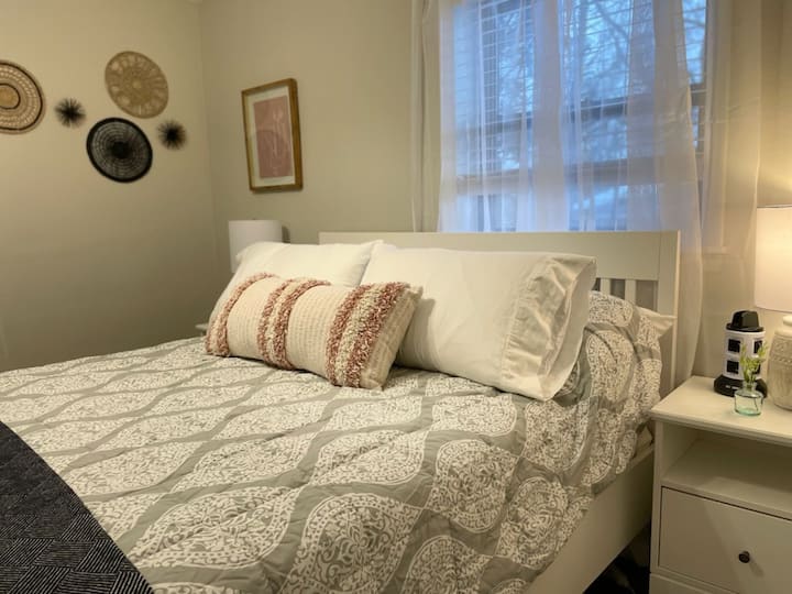 1 Br Apt - Near Downtown & Campus - Parking & Wifi - Champaign, IL